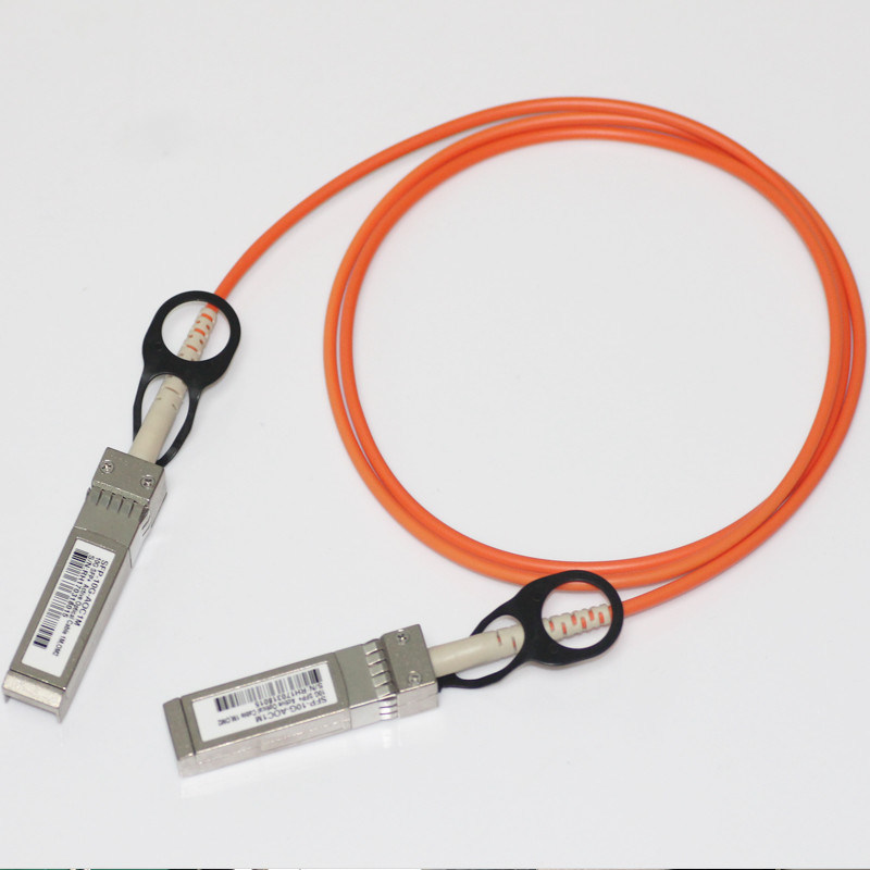 Fiber QSFP+ 40g Breakout Cable AOC LSZH Jacket 100m Length High Speed